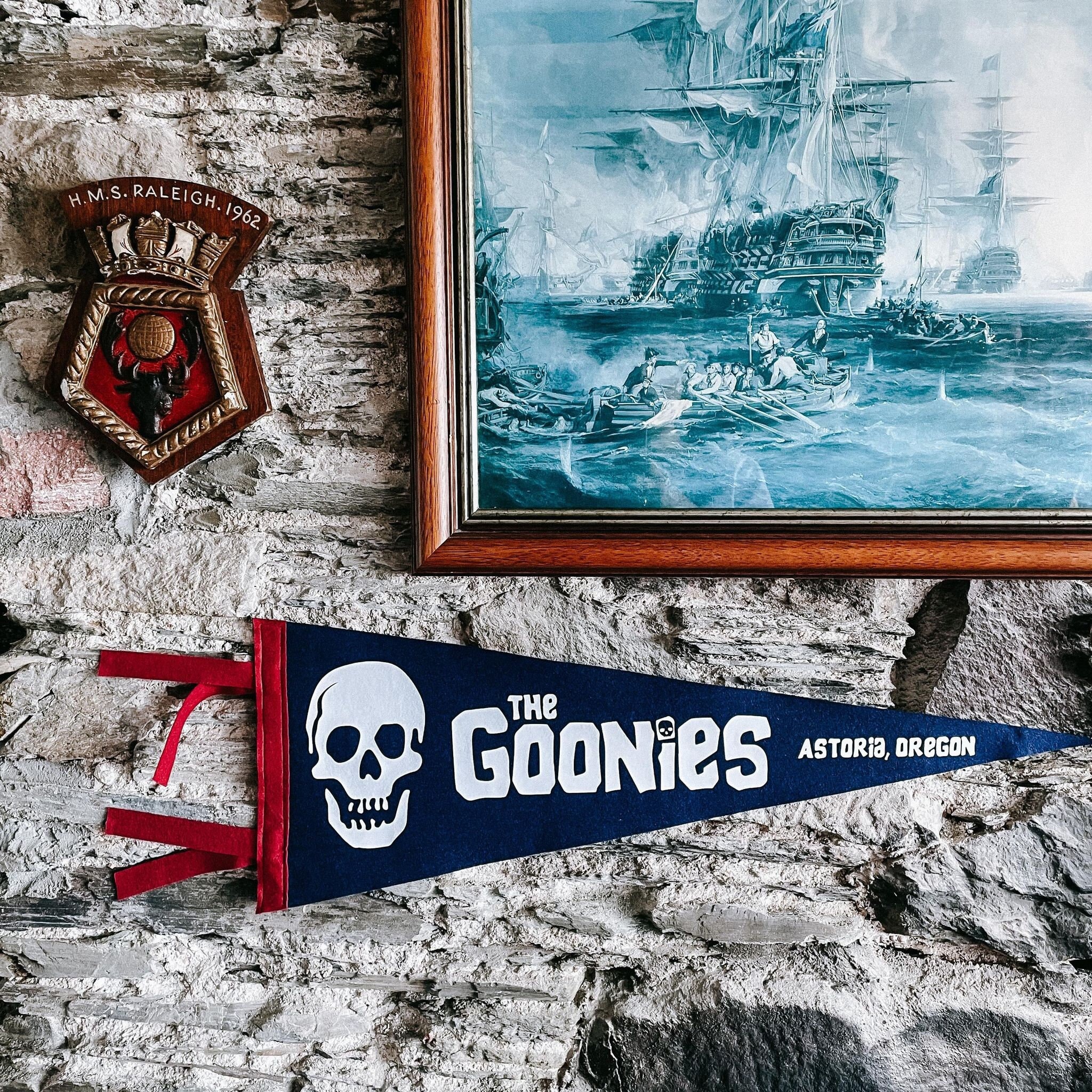 THE GOONIES Pennant Flag / Felt Pennant / Wall Hanging Banner - Etsy