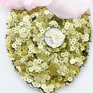 Italian Sequins Flat Round #216W Satin Sun Yellow 4mm Andrea Bilics ...