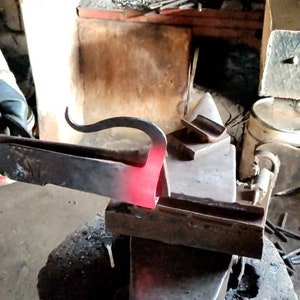 Cat of Iron: Unique Memories Shaped by Artistic Forging Blacksmith Art ...