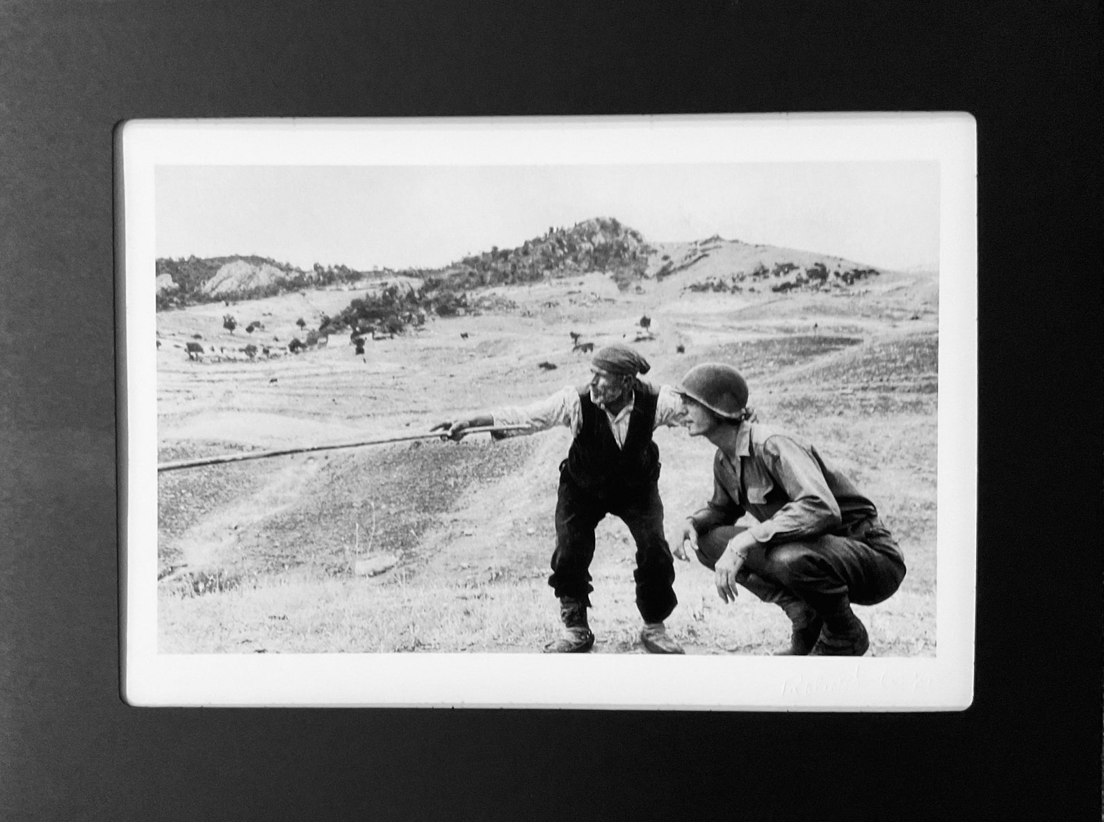 Robert Capa - Limited Edition Photolithography From 2006, 42x32 Cm - Etsy