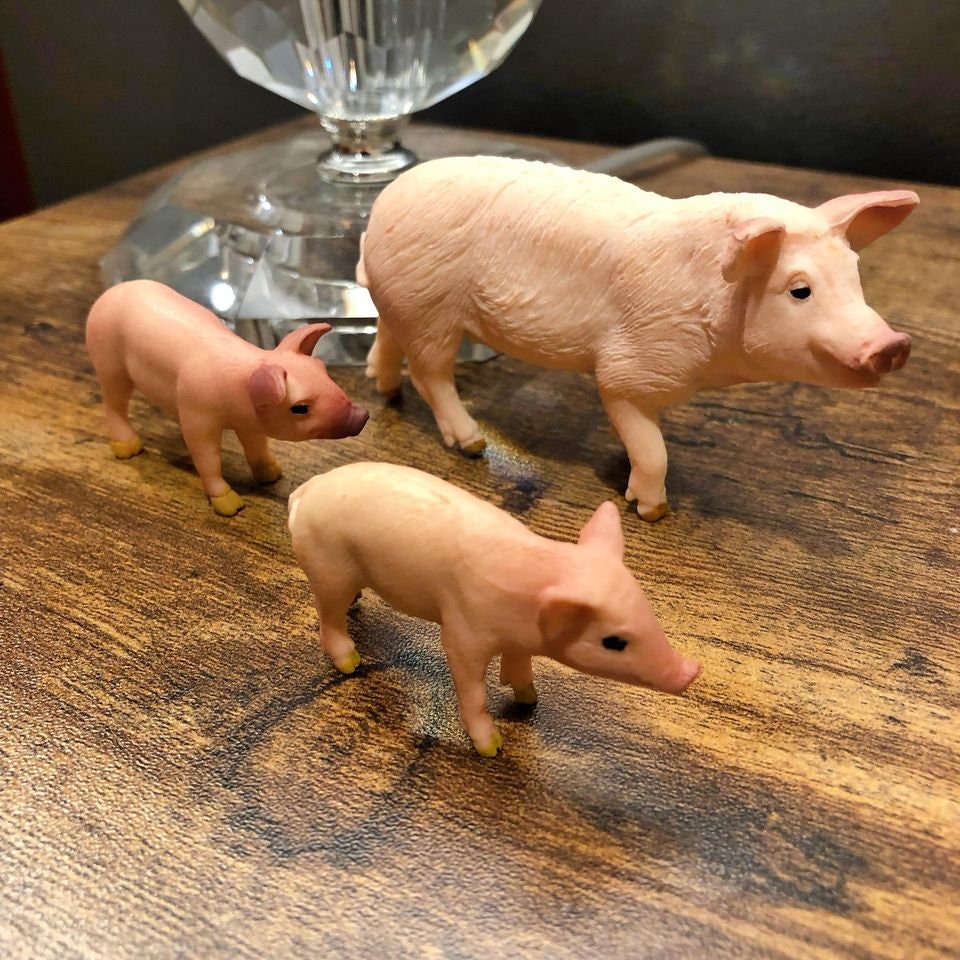 Adorable Pig Figurines Pig Miniatures Set of 3 Mom and 2 - Etsy