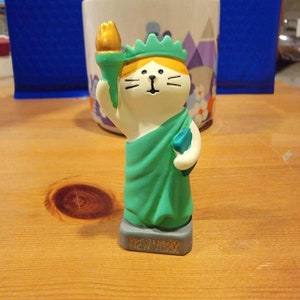 New York Cat, Statue of Liberty, Lady Liberty Cat Figurine, Cat Figure ...