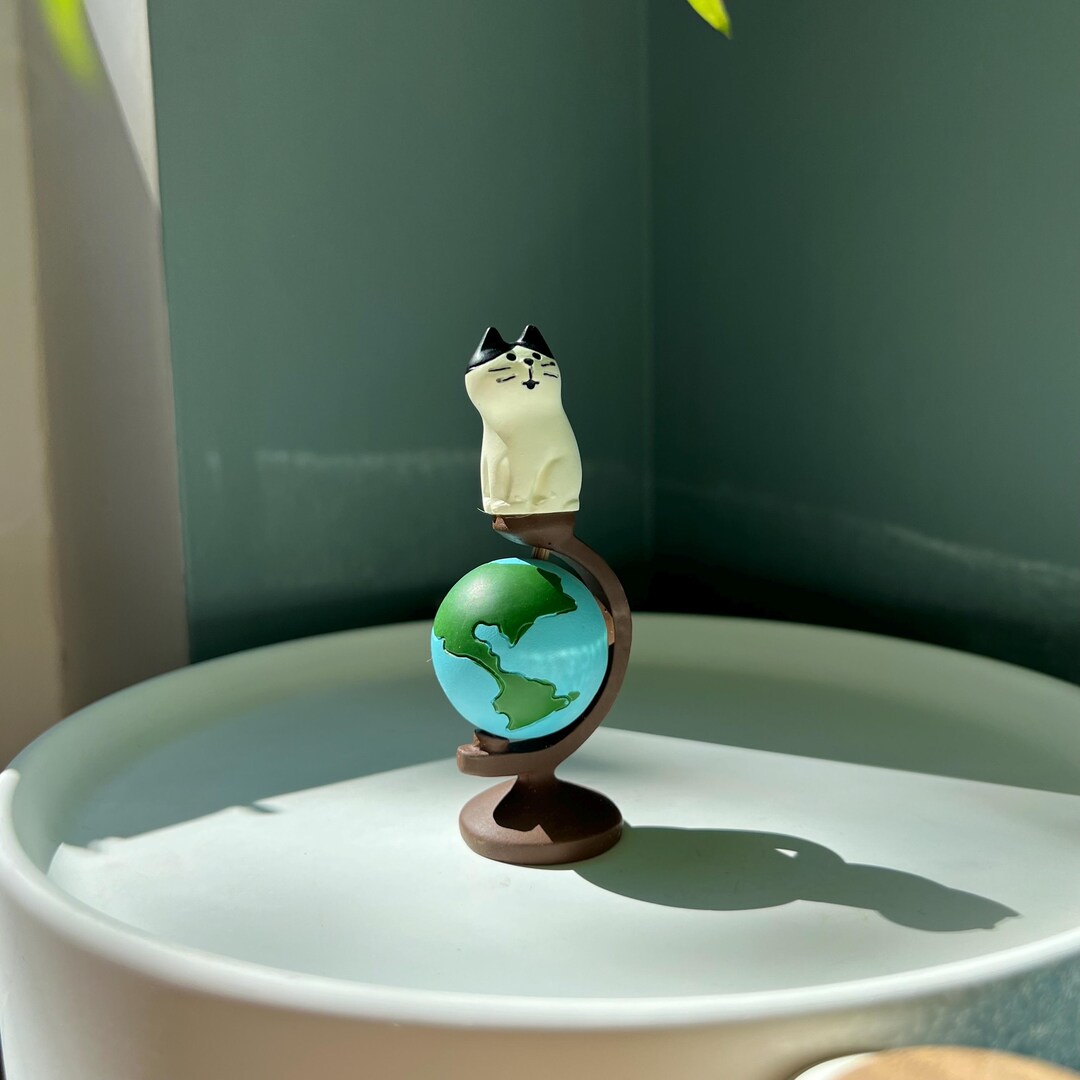 Super Cute Globe Cat, Cat Figurine, Traveler Cat Figure, Cat Miniature ...