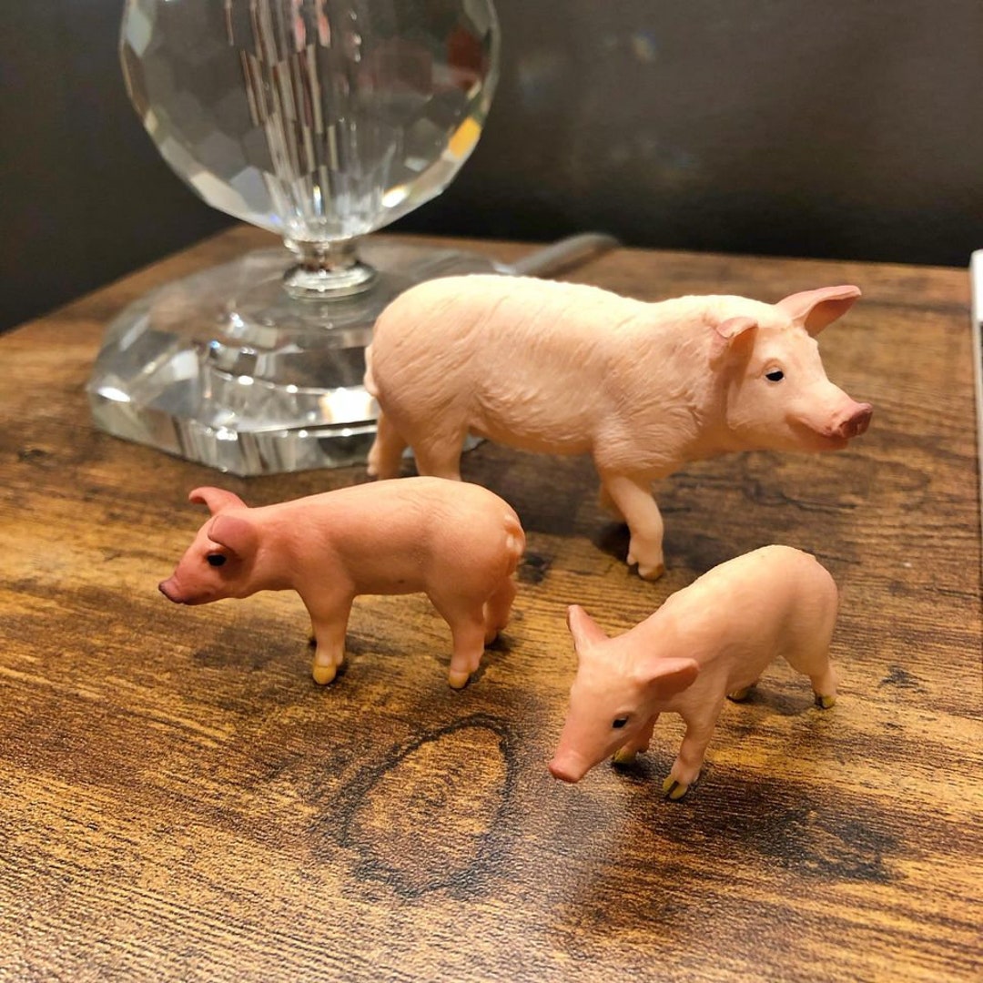 Adorable Pig Figurines, Pig Miniatures, Set of 3, Mom and 2 Baby Pigs ...
