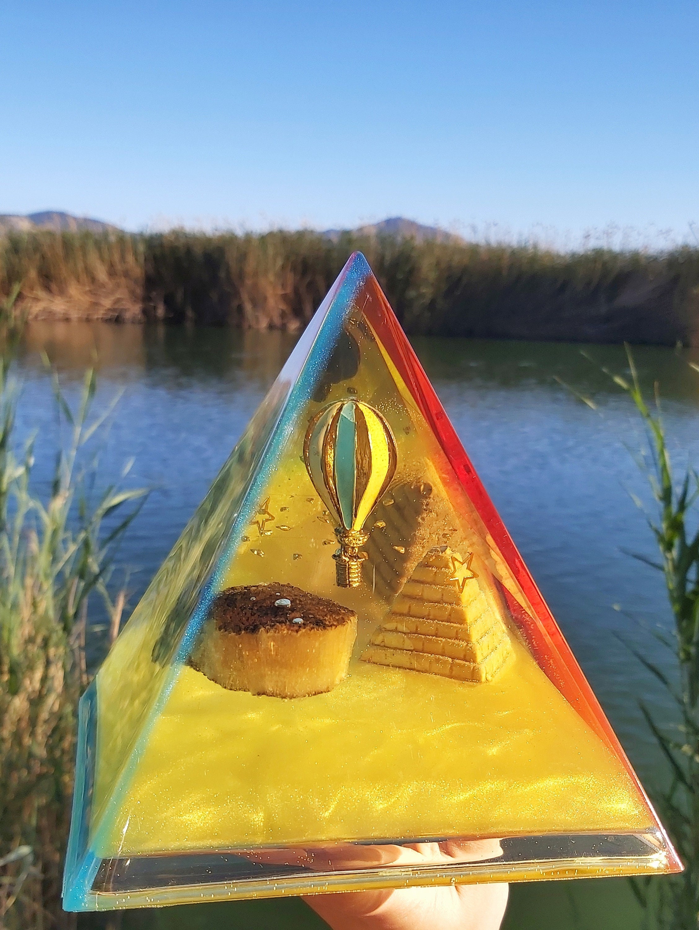 Pyramidal Epoxy Design | Epoxy Resin | Resin Art | Handmade | Pyramid ...