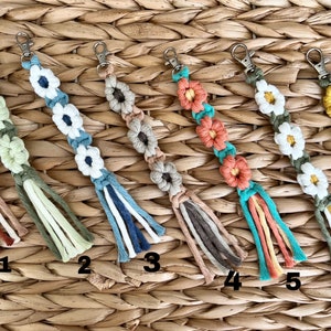 Daisy Macrame Keychains - Etsy