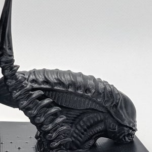 Alien Bookend Xenomorph H.r. Giger Inspired Bookend Handmade Resin 3d ...