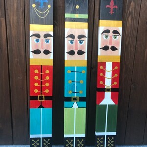 Hand Painted Interior and Exterior Christmas Decorations on Pallet Wood ...