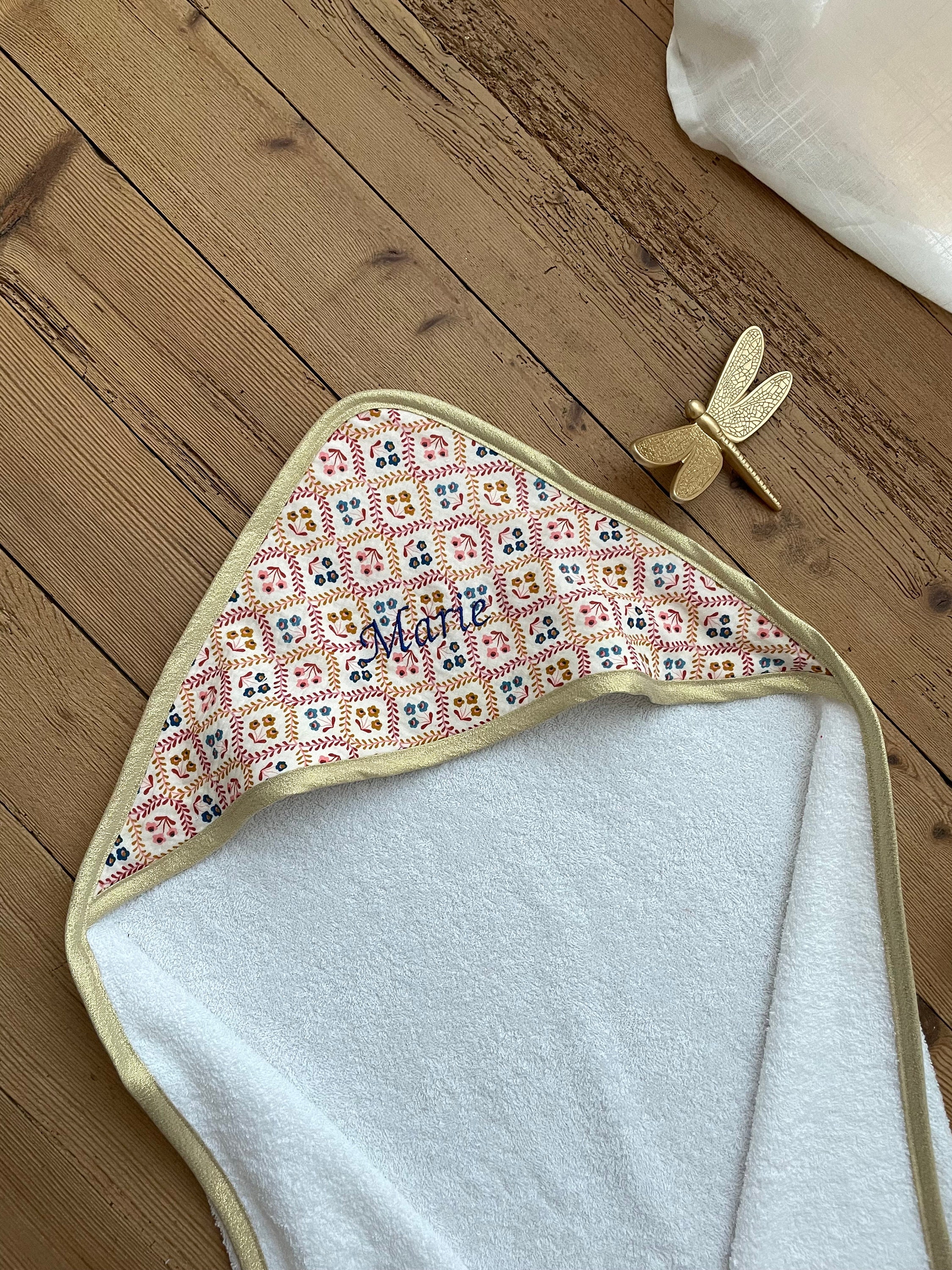 PERSONALIZED BATH CAPE - Etsy