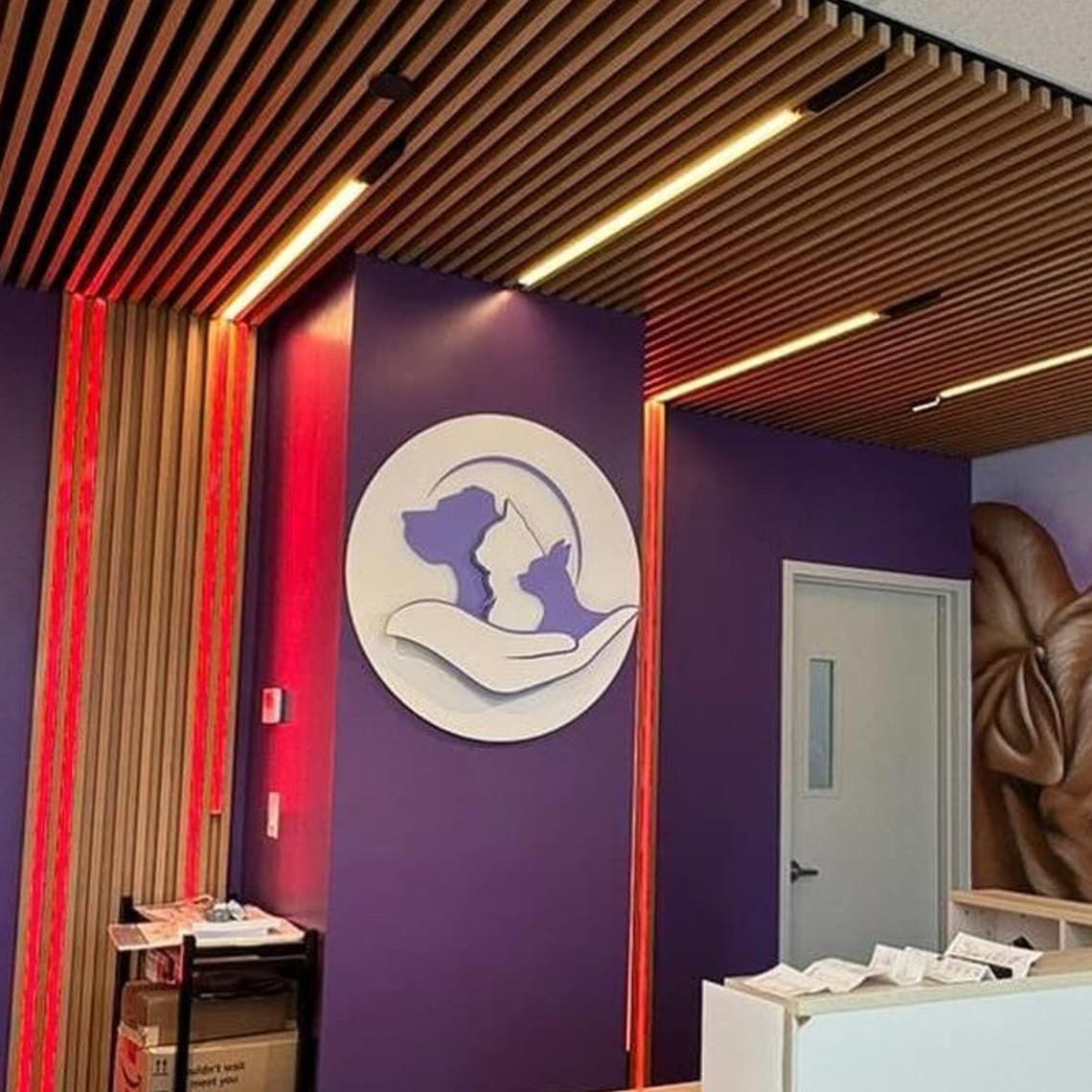 White Oak LED Wood Ceiling Panels - Modern Reception Area Décor ...