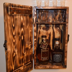 Hanging 1776 Flag Whiskey Box in Color, Blue and Wood Burnt, Betsy, USA ...