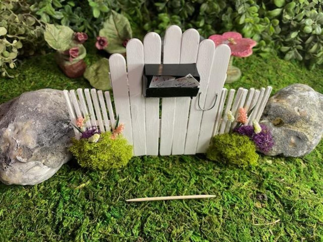 MINIATURE PICKET FENCE With Gate - Flowers/wood/scenery/dollhouse - Etsy