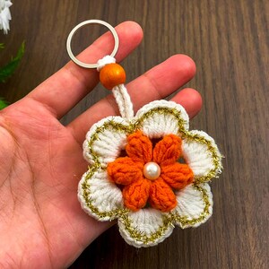 3D Crochet Puffy Flower Keychain Pattern, Amigurumi Floral Key Ring PDF ...