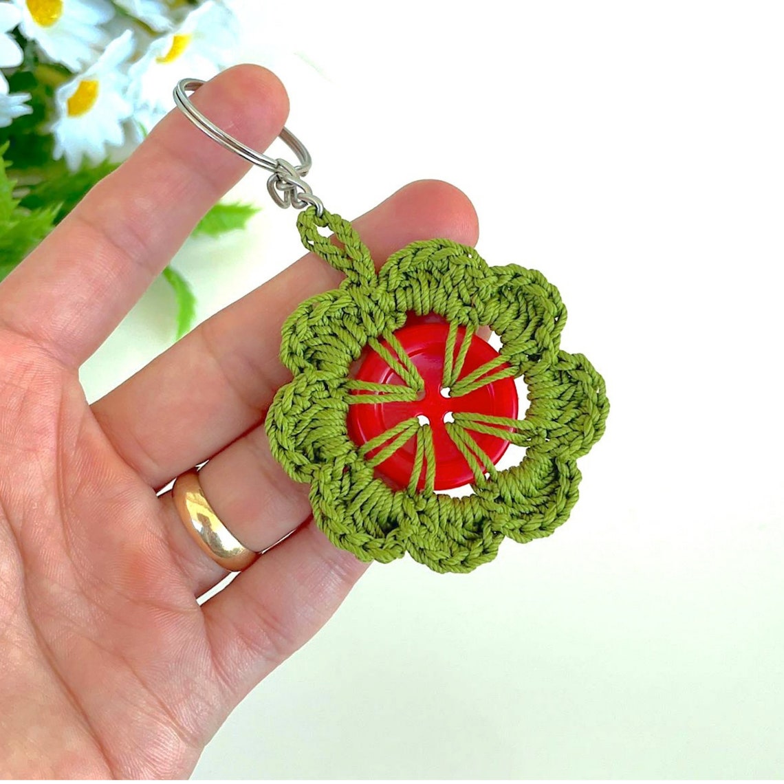 Retro Button Bloom Keychain Crochet Pattern, Easy Upcycled DIY Bag ...