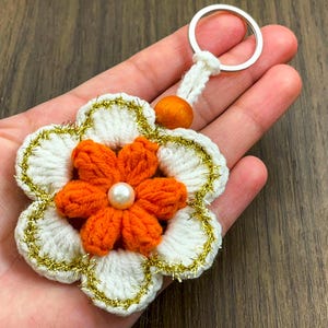 3D Crochet Puffy Flower Keychain Pattern, Amigurumi Floral Key Ring PDF ...