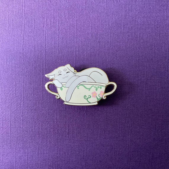 Re:zero Puck Enamel Pin | Etsy