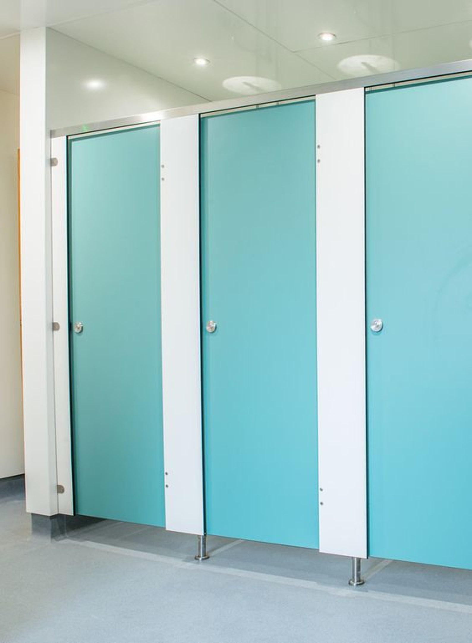 Changing Cubicles for Swimming Pools: Made-to-measure, Available in a ...