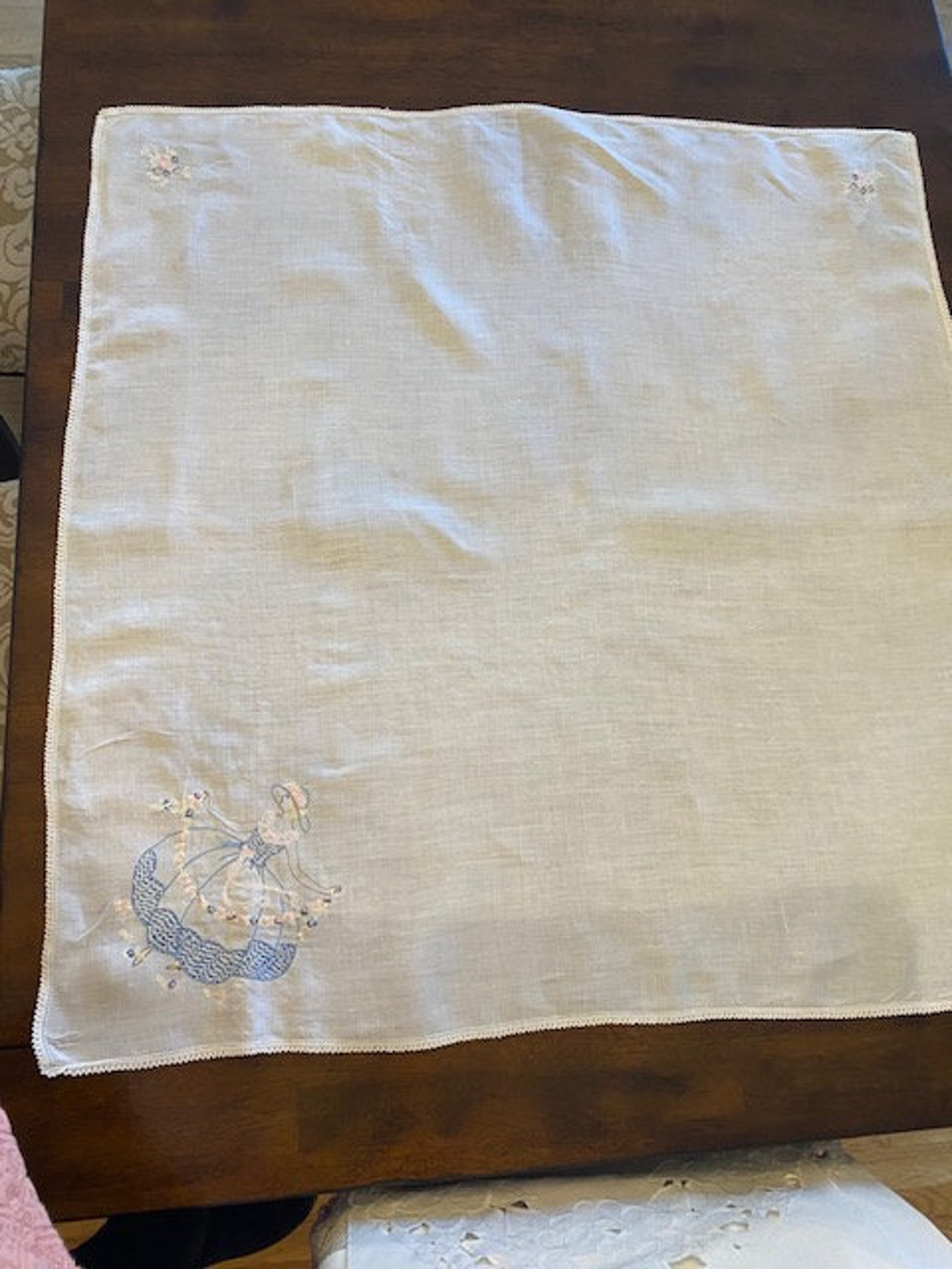 33.5 in W X 35 in L Vintage Embroidered Southern Bell - Etsy