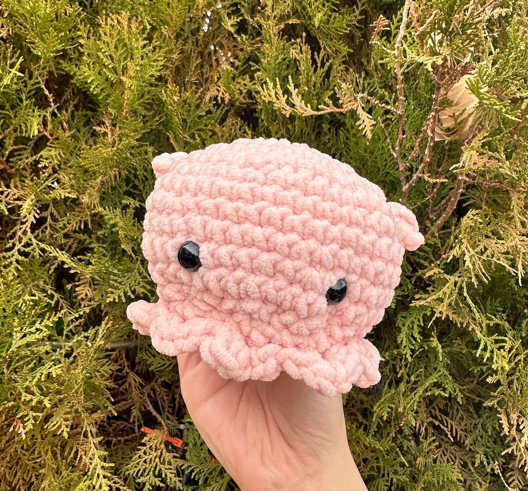 Crocheted Pink Squid Plushie Amigurumi Perfect for Gifting, Birthdays ...