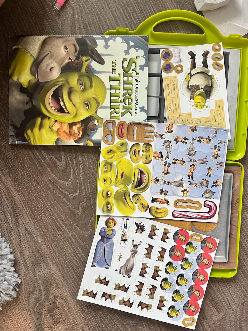 RARE Brand New Shrek the Third Book and Magnet Playset. Over 90 Magnets ...