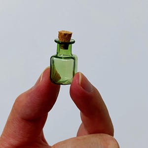 Miniature Glass Vase Cute Bottles Gift Tiny Jar Mini Glass Color Flask ...