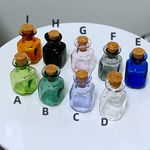 Miniature Glass Vase Cute Bottles Gift Tiny Jar Mini Glass Color Flask ...