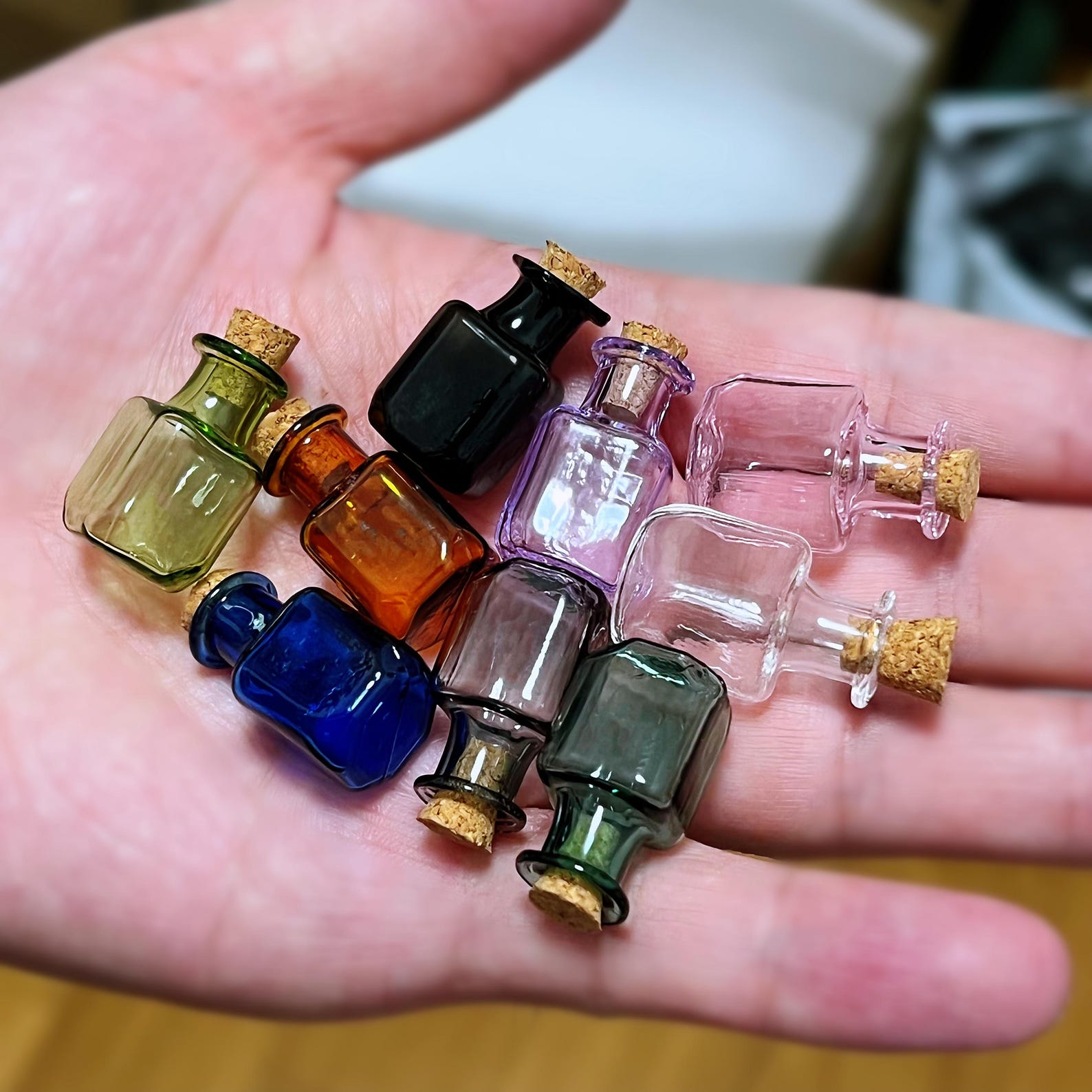 Miniature Glass Vase Cute Bottles Gift Tiny Jar Mini Glass Color Flask ...