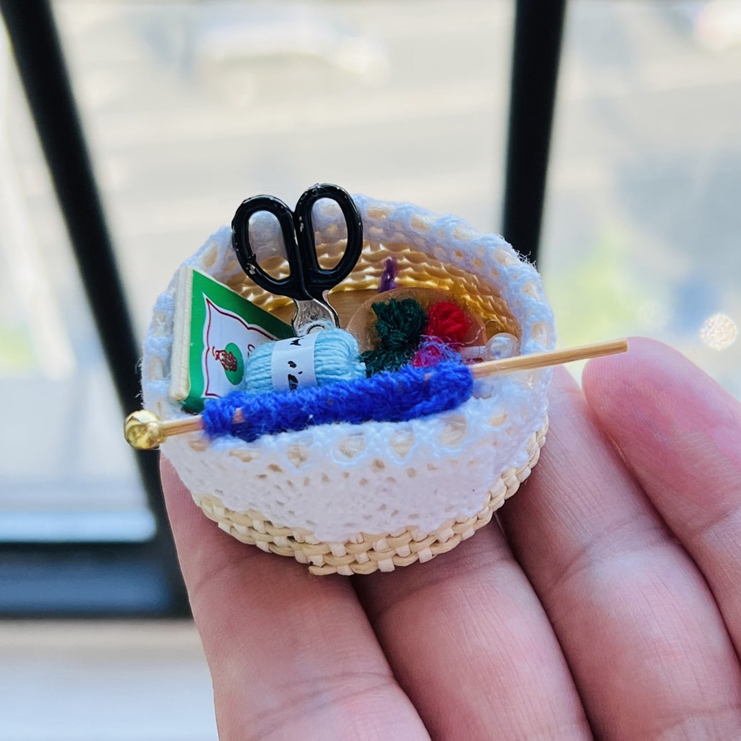 Miniature Knitting Basket Dollhouse Knitting Tool Kit 1/12 Scale Sewing ...