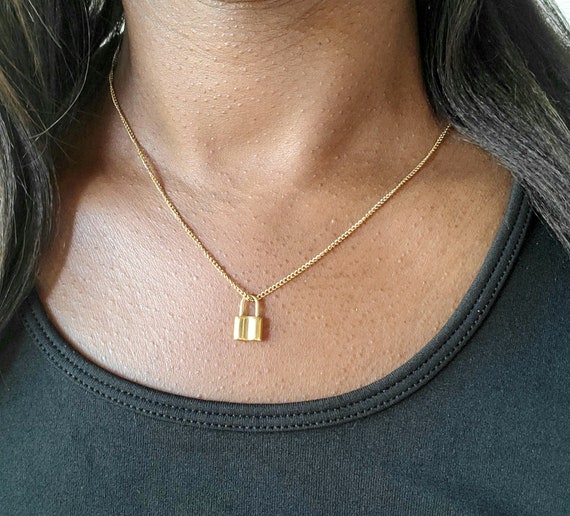 Gold lock pendant necklace store
