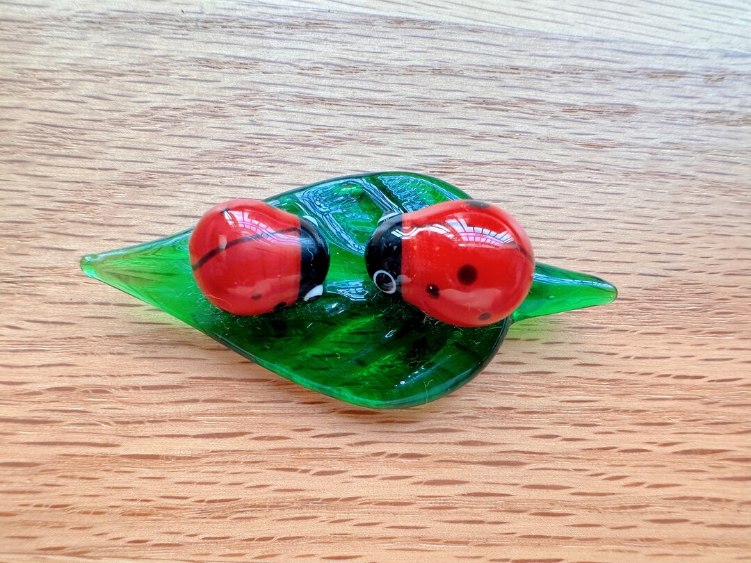 Hand Blown Glass Ladybug on Leaf Figurine Perfect Graduation Season ...