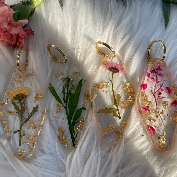 Resin Flower Keychain - Etsy