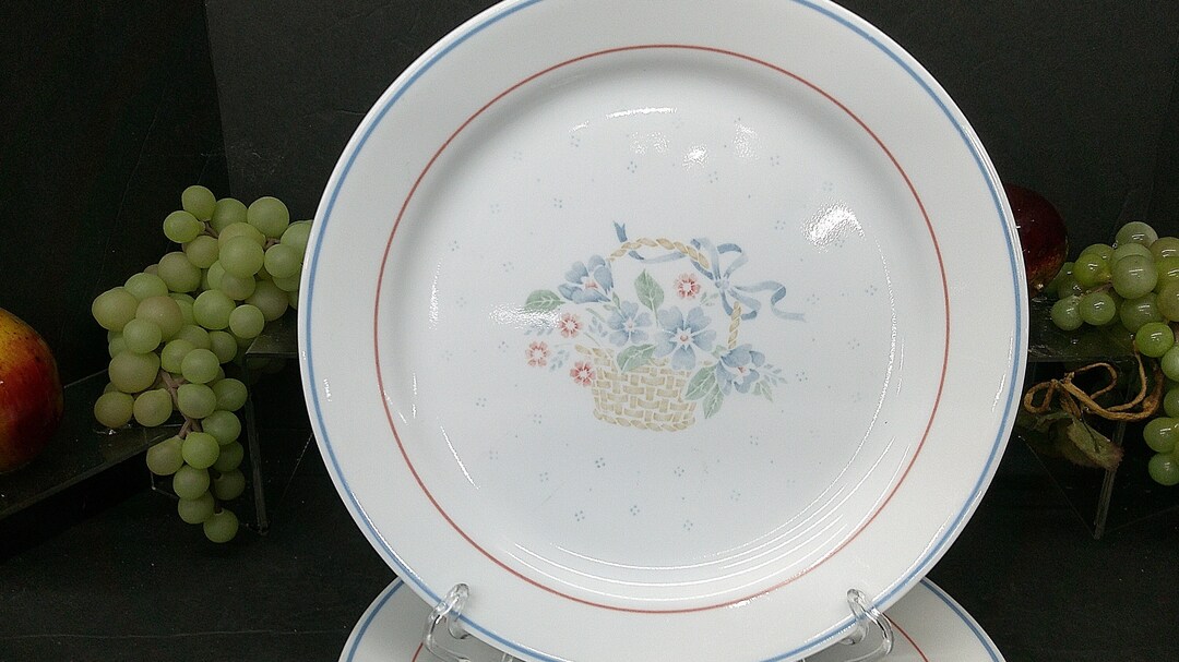 2402 Corelle Country Cornflower Blue Ribbon Basket Dinnerware Good ...