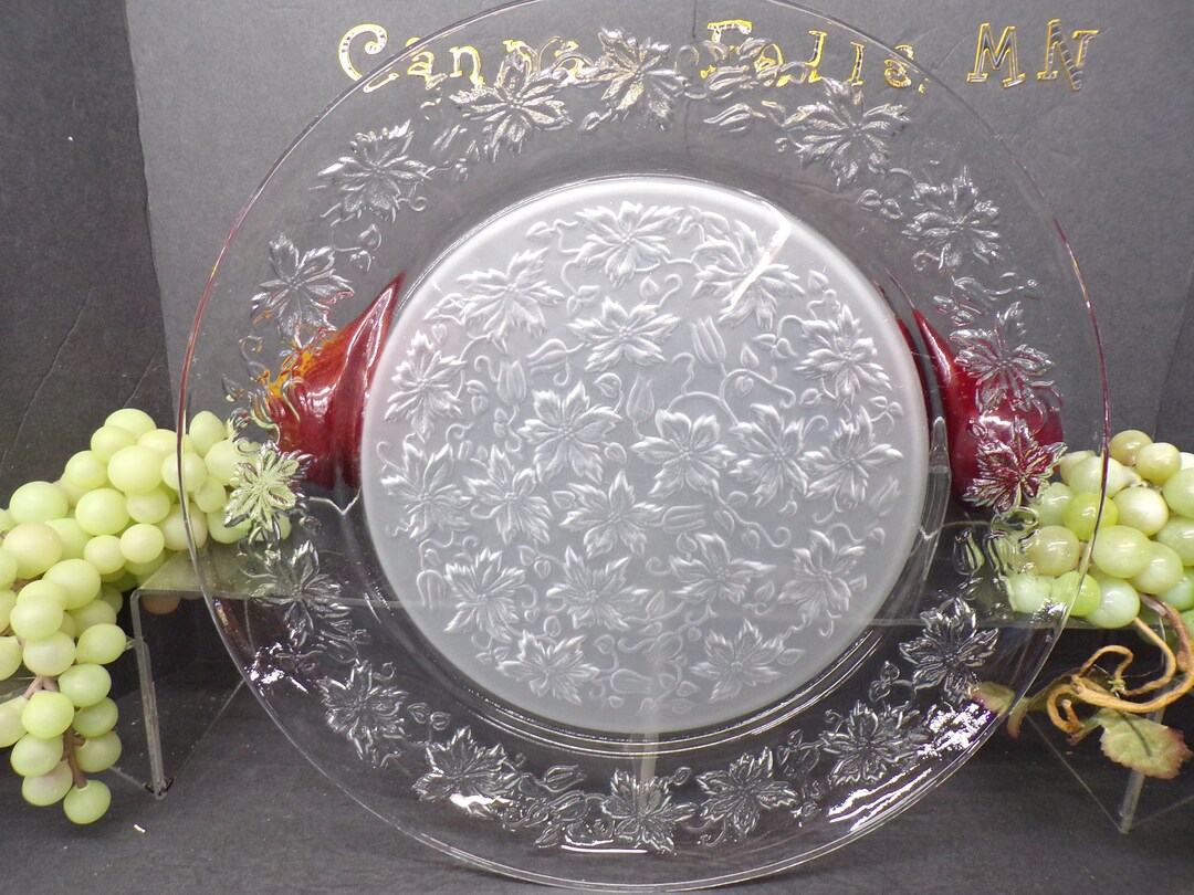 Princess House Fantasia 13 Crystal Clear / Frosted Poinsettia Leaf ...