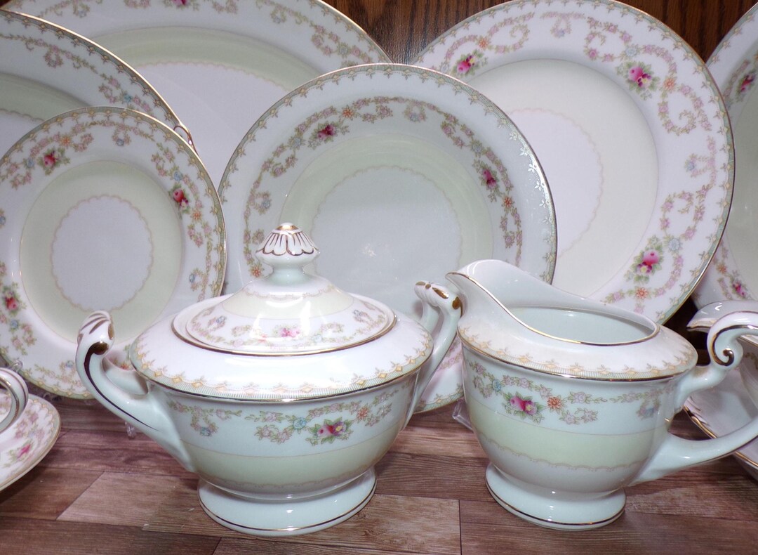 2509 Aladdin Sussex Vintage Imported Fine China Dinnerware Gold Rim ...