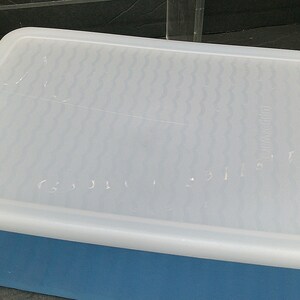 Tupperware Fridgesmart 8x5x3.5 Blue Refrigerator Container W/ White Lid ...