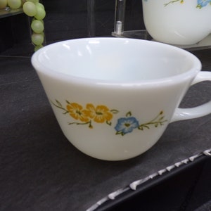 2308 Pyrex Flirtation Wildflowers & Butterflies Milk Glass 8 Oz Coffee ...