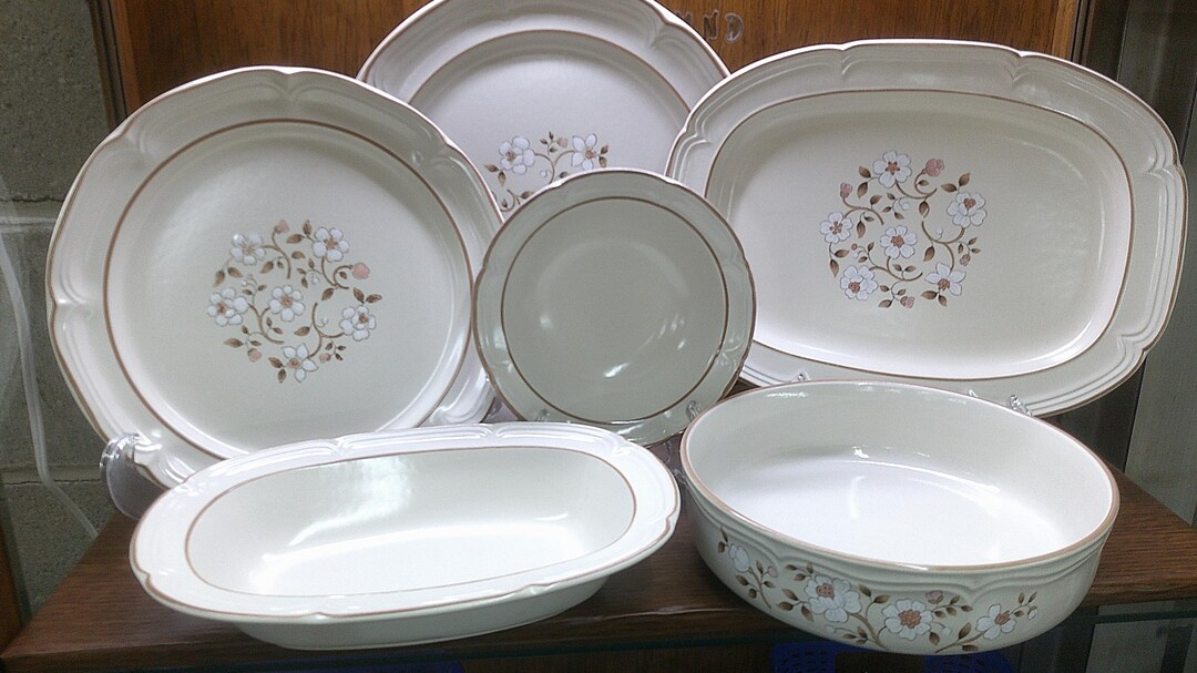2410 Covington Idle Wild Hand Decorated Vintage Stoneware - White, Pink ...