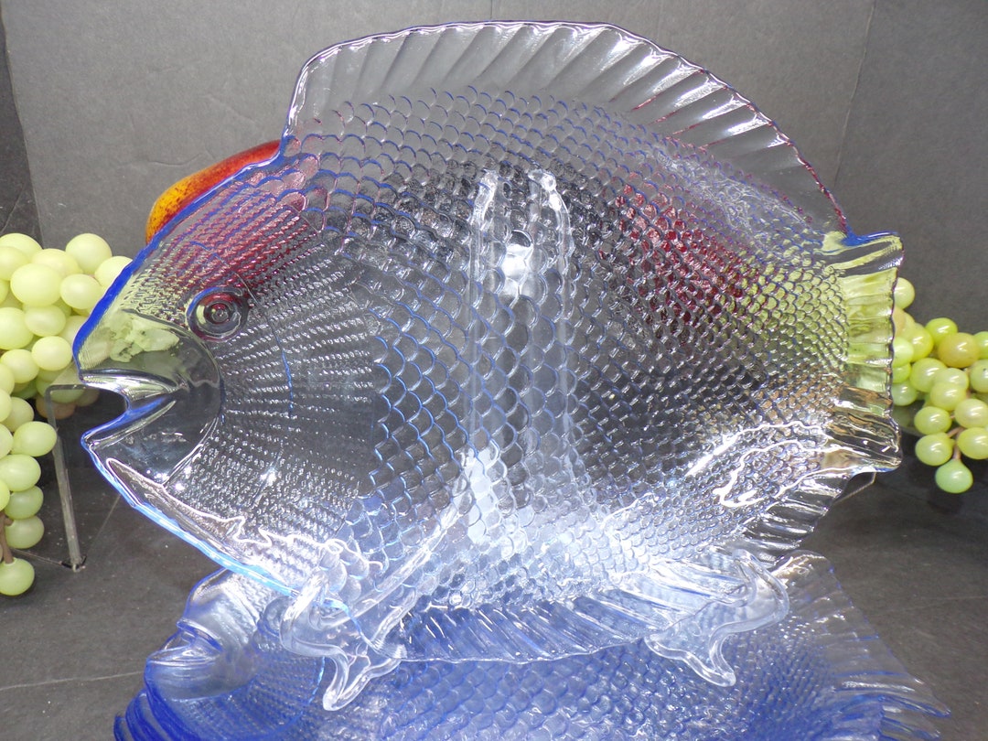 2311 Arcoroc Poisson Fish Shaped Blue Tint Glass 10 X 8.5 Dinner Plates ...