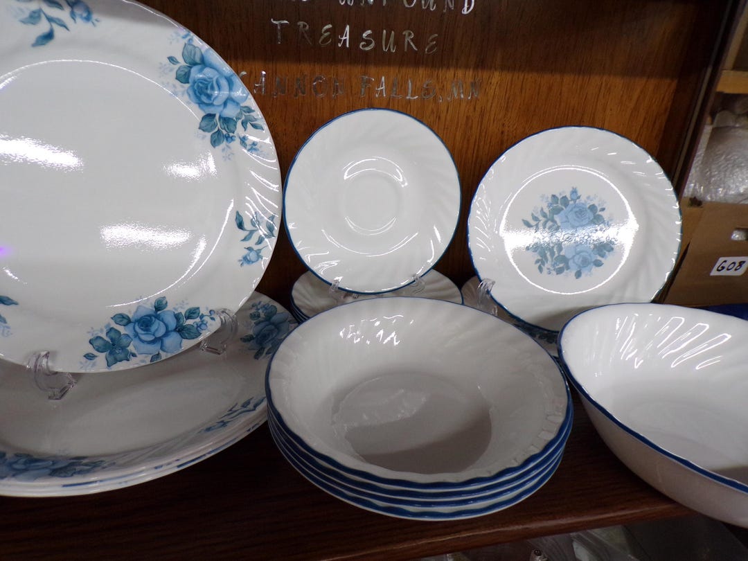 2504 Corelle Blue Velvet Swirl Dinnerware - Blue Roses - Great ...
