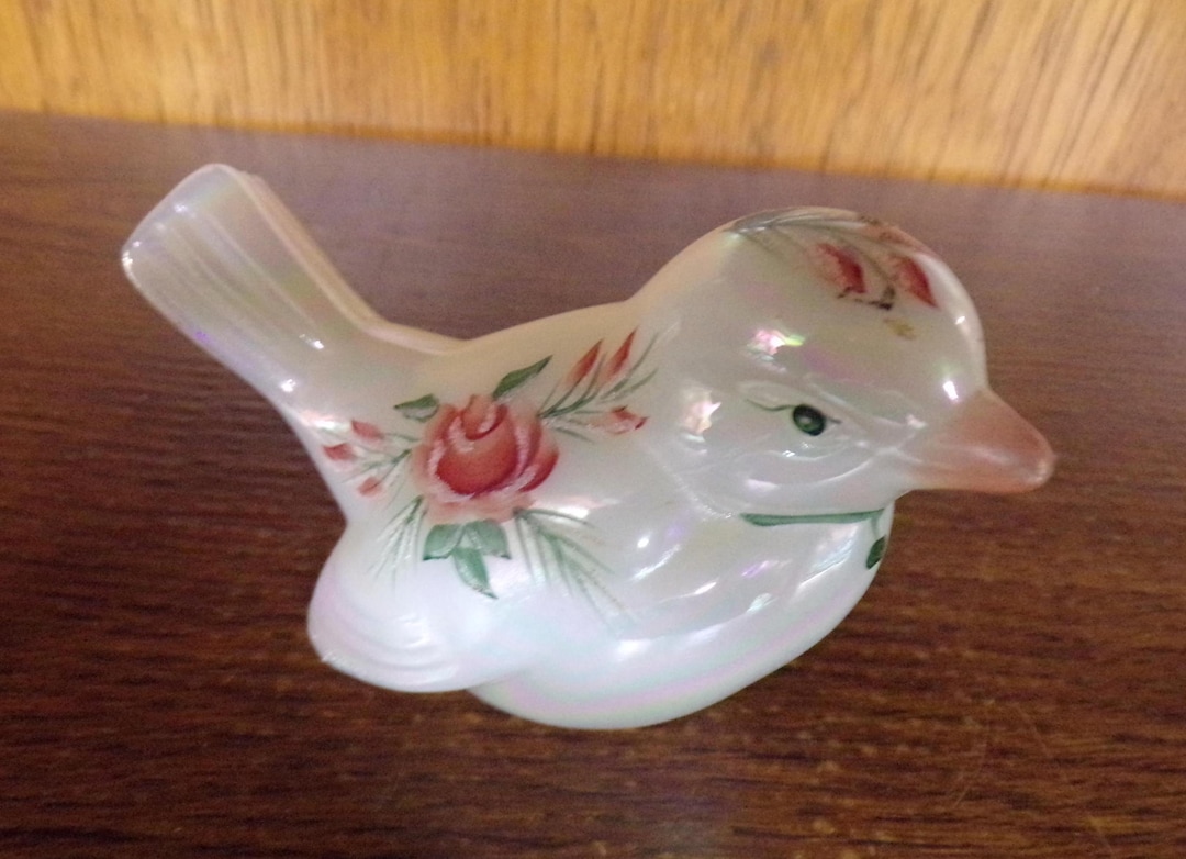 2501 Fenton Glass 4" Vintage Pearly White Sparrow Bird Hand-painted ...