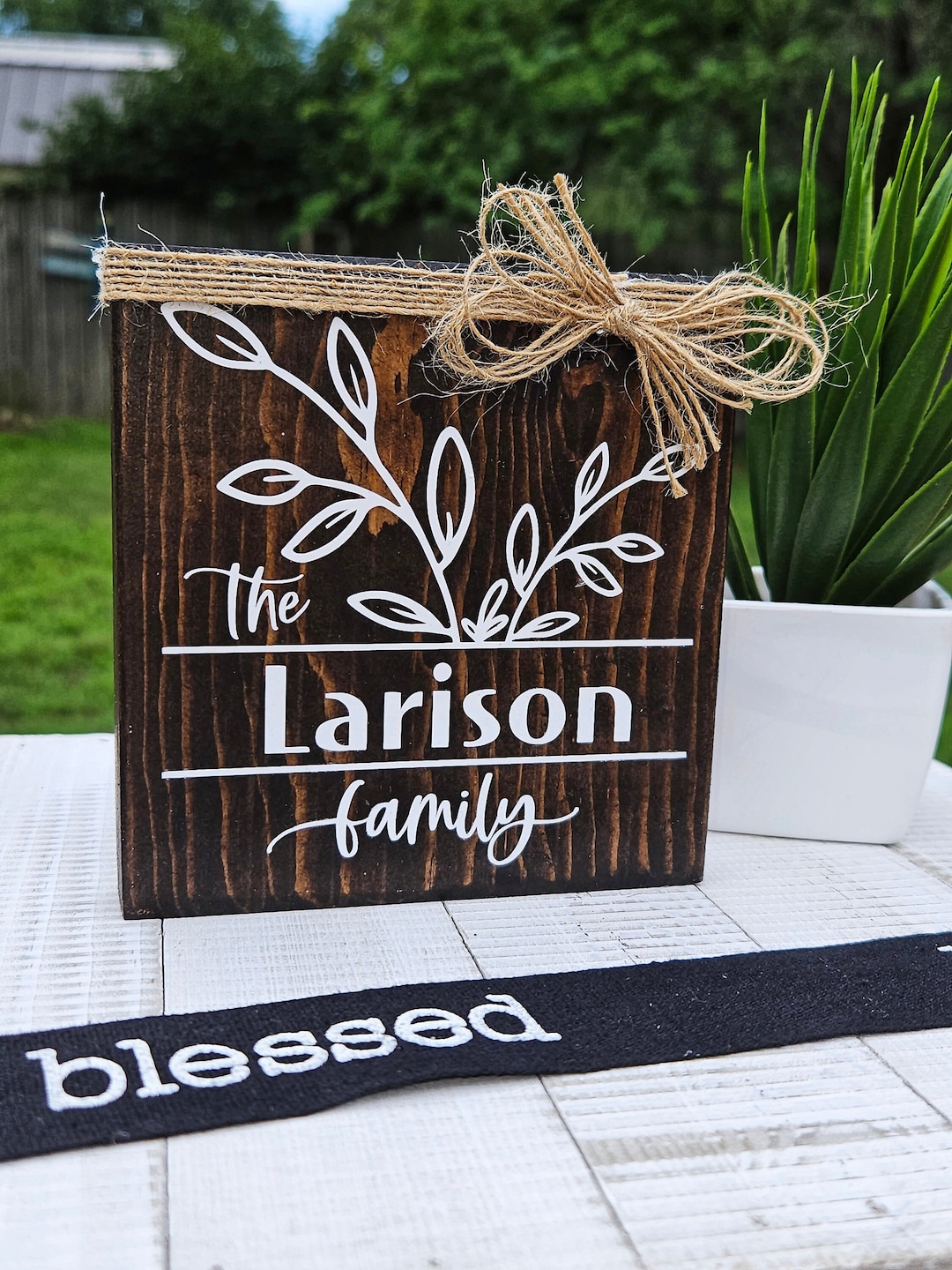 Custom Wood Family Name Sign, Floral Sign Decor, Custom Family Gift ...