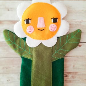 Daisy Flower Hand Puppet - Etsy