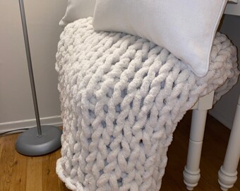 Cozy Criss Cross Stitch Chunky Knit Throw: Textured Basket Weave ...