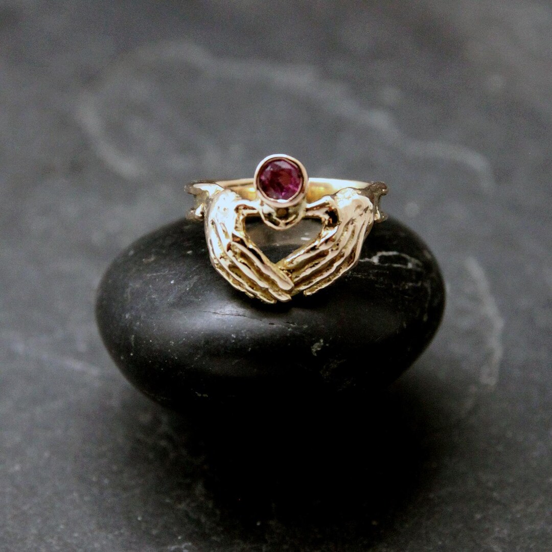 Hands and Heart Ring, Original 1980s Vintage 18k Gold and 4mm Pink ...