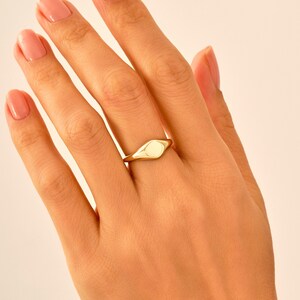 Engravable Circle Signet Ring Pinky Initial Ring 10k_14k_18k - Etsy