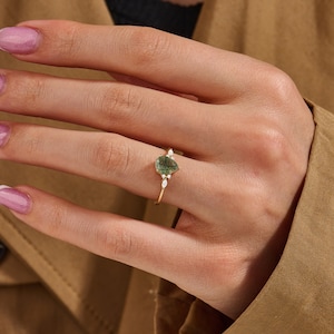 Pear Moss Agate Engagement Ring • 14k Solid Gold Green Solitaire Ring • Vintage-inspired ...