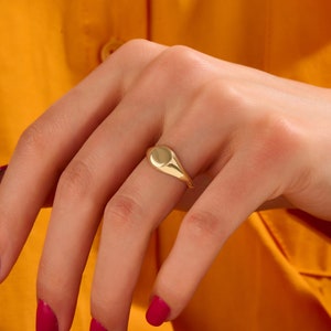 Engravable Circle Signet Ring Pinky Initial Ring 10k_14k_18k - Etsy