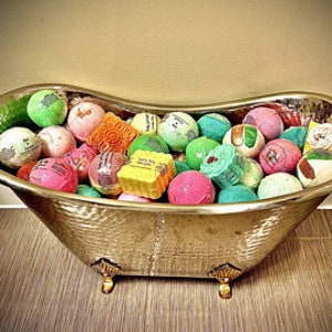 Lush bath bomb holder store