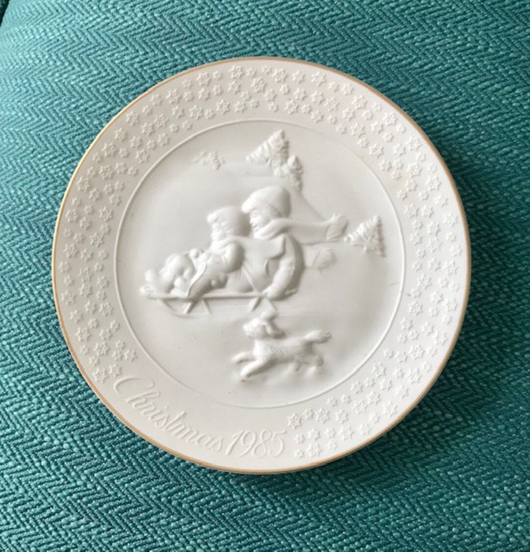 Beautiful Vintage Porcelain Avon A Childs Christmas Plate 24 - Etsy