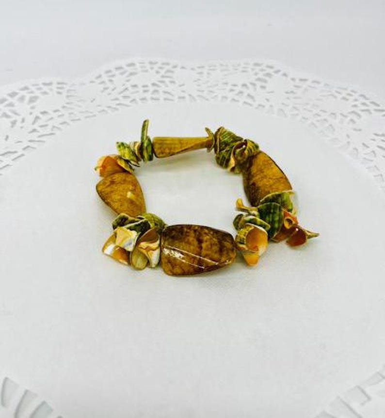 Vintage Twisted Shell Bracelet, Fashionable Rare Find - Etsy